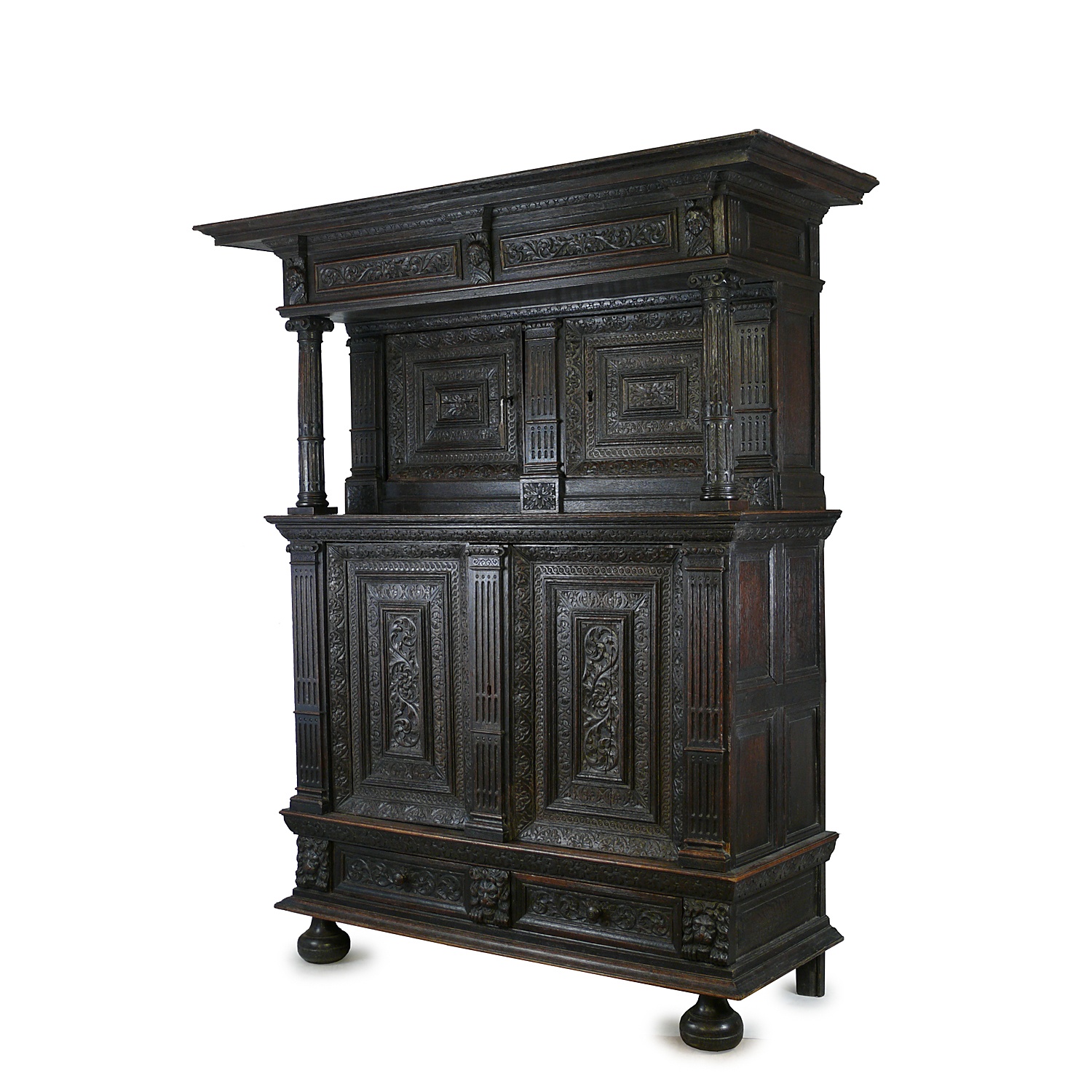 LARGE FLEMISH CARVED OAK CUPBOARD THE UPPER SECTION WITH FLUTED COLUMNS ...