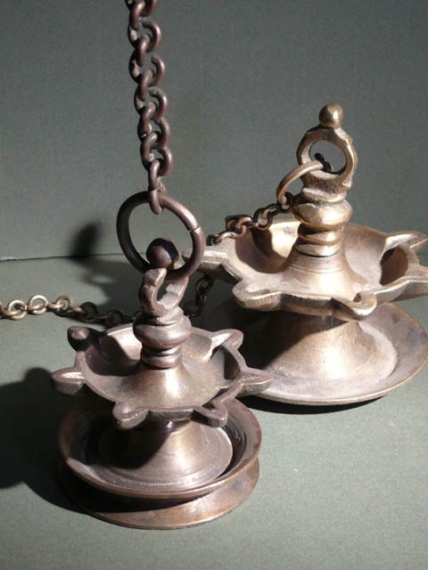 INDIAN BRASS HANGING OIL LAMP WITH CHAIN (X3) - Authentic antique prop ...