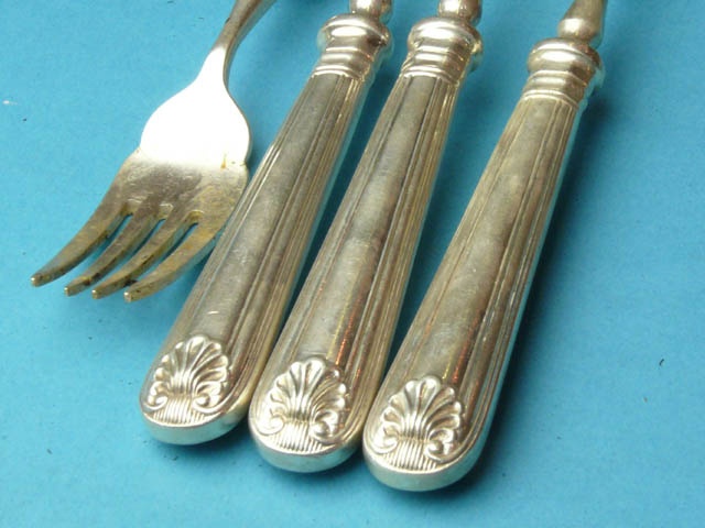 FIDDLE THREAD AND SHELL SILVER FISH FORK - Authentic antique prop hire for film, TV & events ...