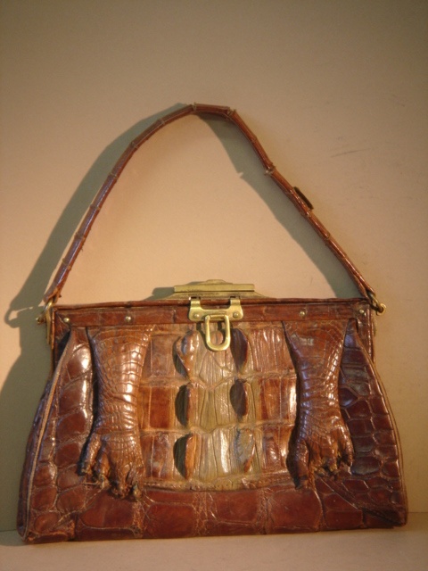 TAN CROCODILE SKIN HANDBAG WITH CLAWS 24 CM WIDE - Authentic antique ...